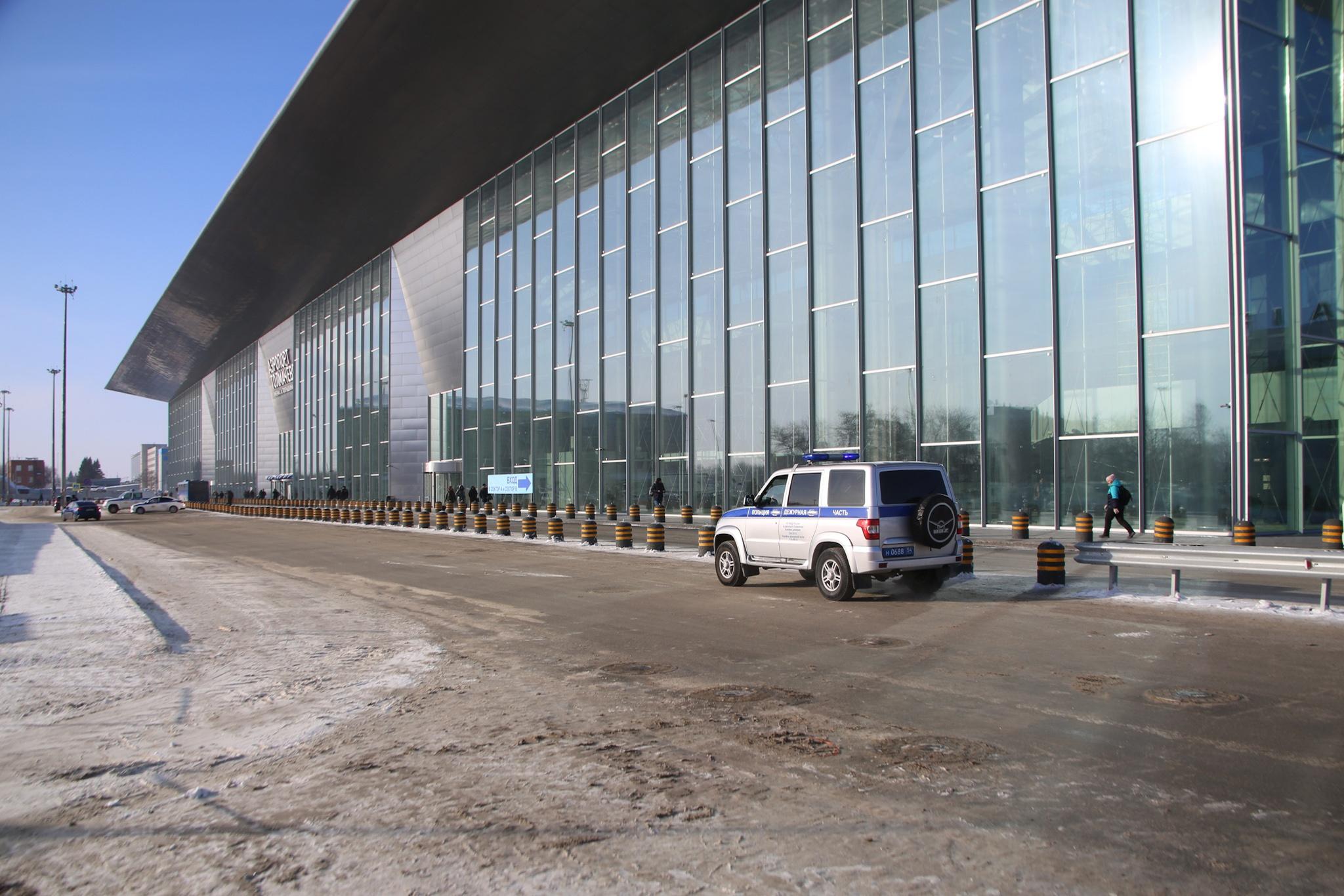 В Новосибирске СК начал проверку после возвращения неисправного самолёта - sib.fm